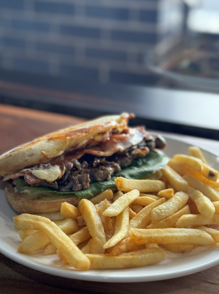 GRAND CENTRAL HAMILTON – Best pub in Hamilton